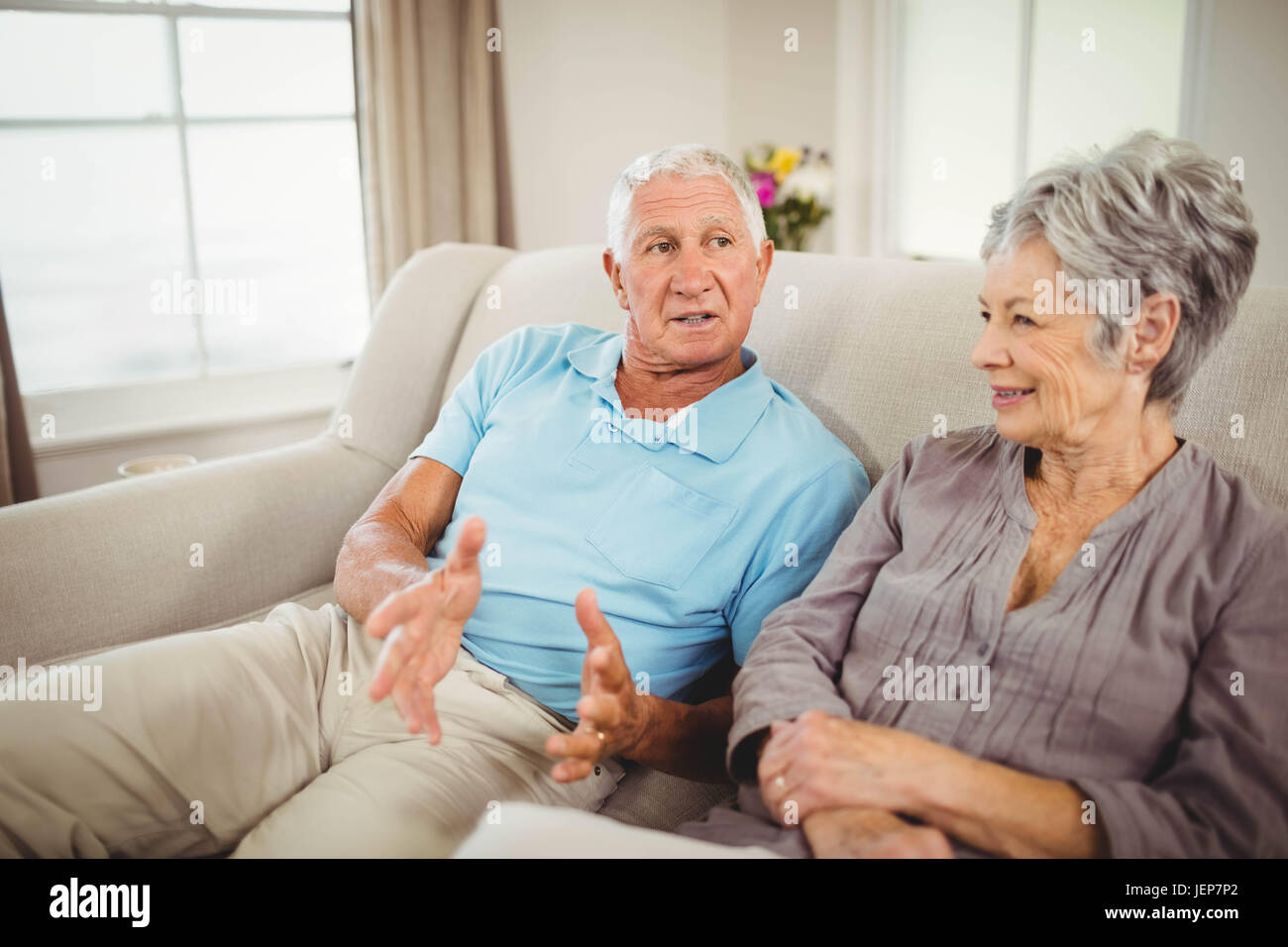 Citizen discussion hi-res stock photography and images - Alamy