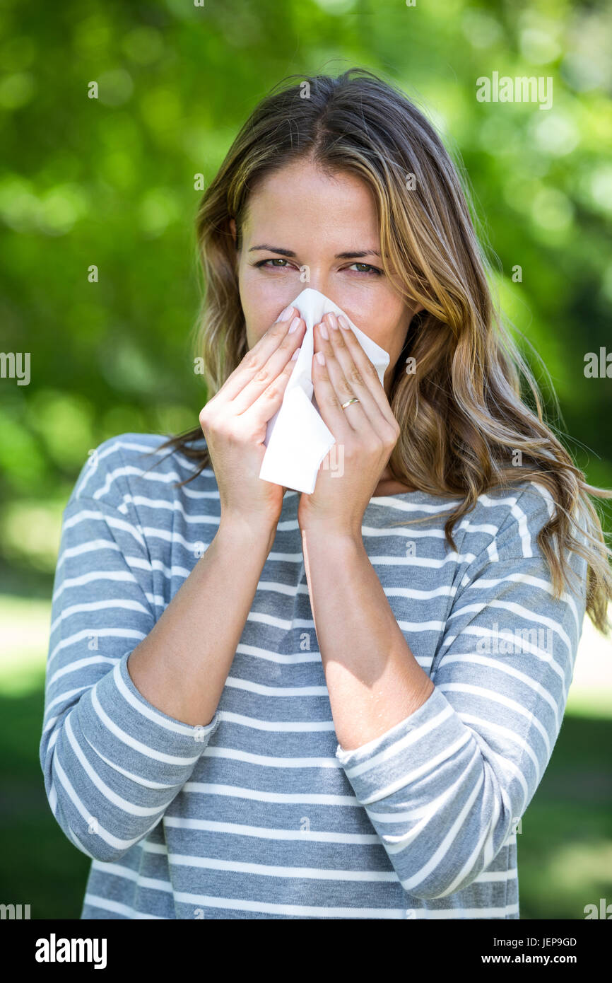 Tissue using hi-res stock photography and images - Alamy
