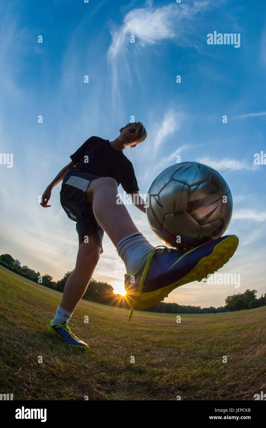 Soccer skills hi-res stock photography and images - Alamy