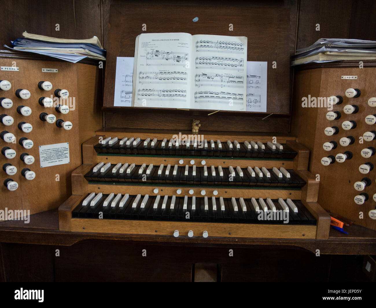 Organ stops console hi-res stock photography and images - Alamy