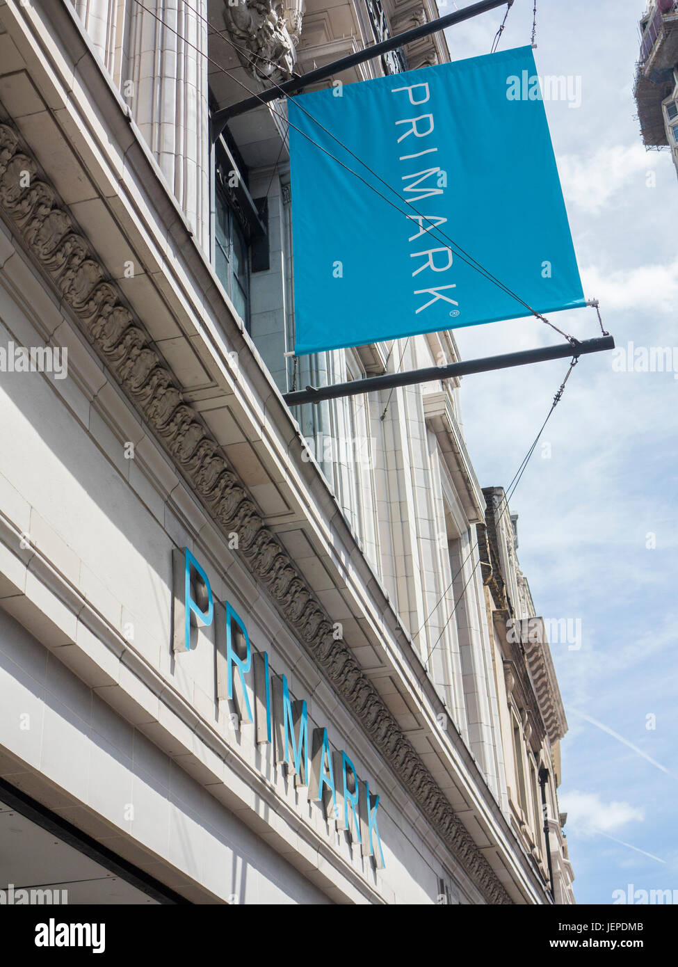Oxford Street Primark shop Stock Photo - Alamy