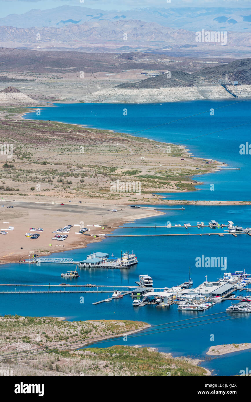 Shoreline of Lake Mead Stock Photo - Alamy