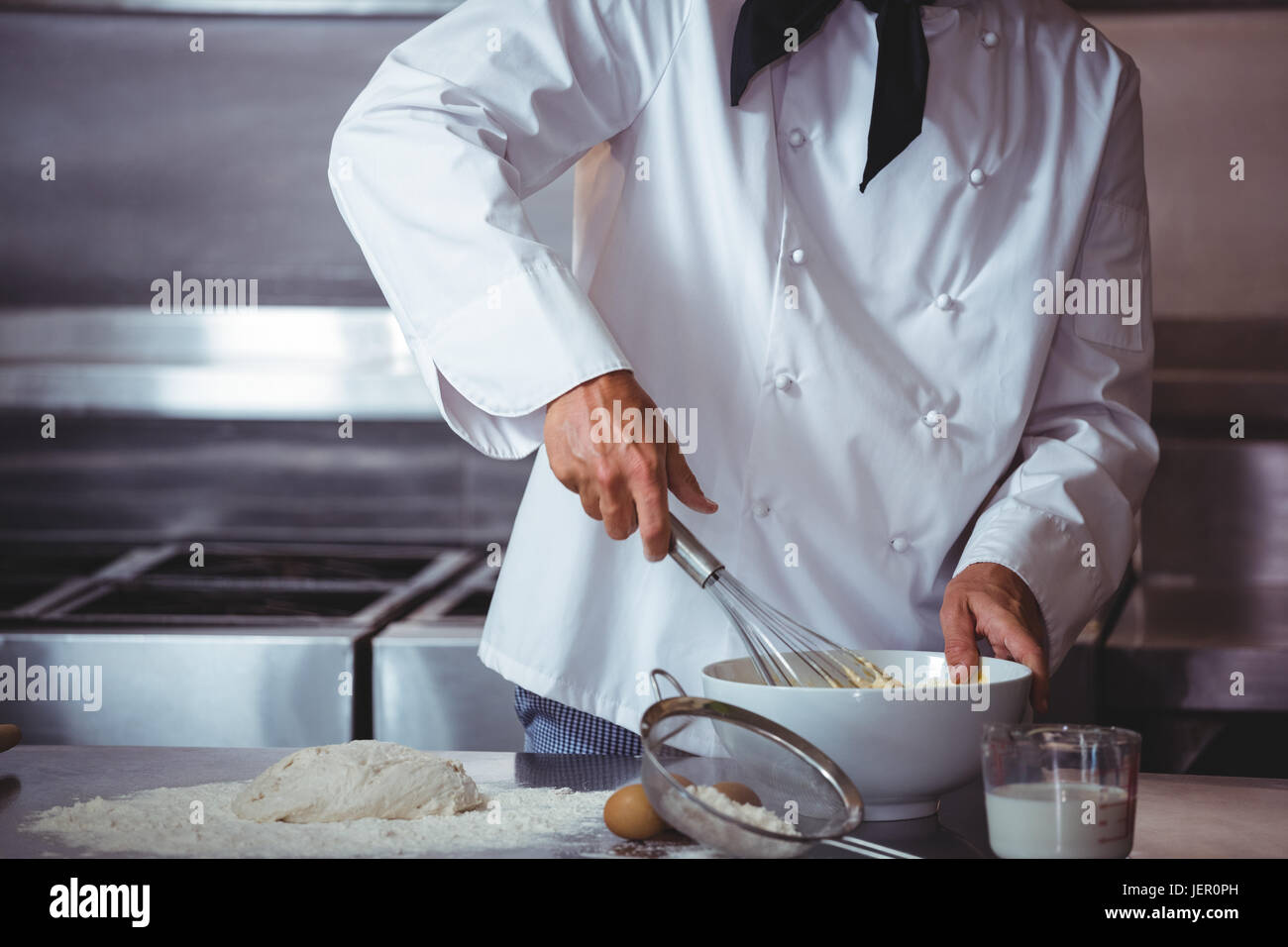 Focused chef hi-res stock photography and images - Alamy