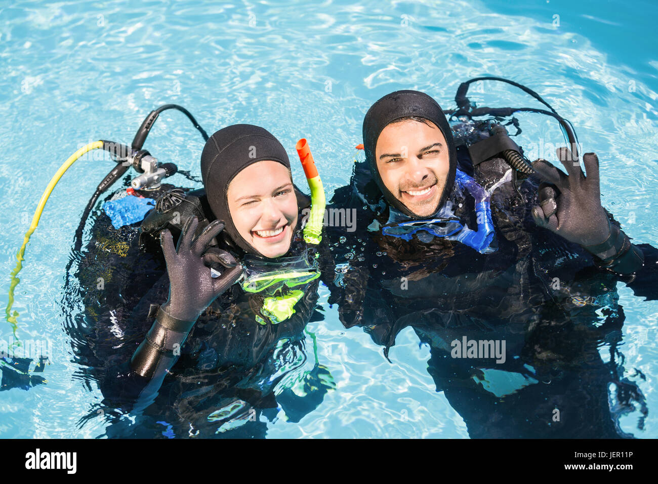 Couple practicing scuba diving together Stock Photo - Alamy