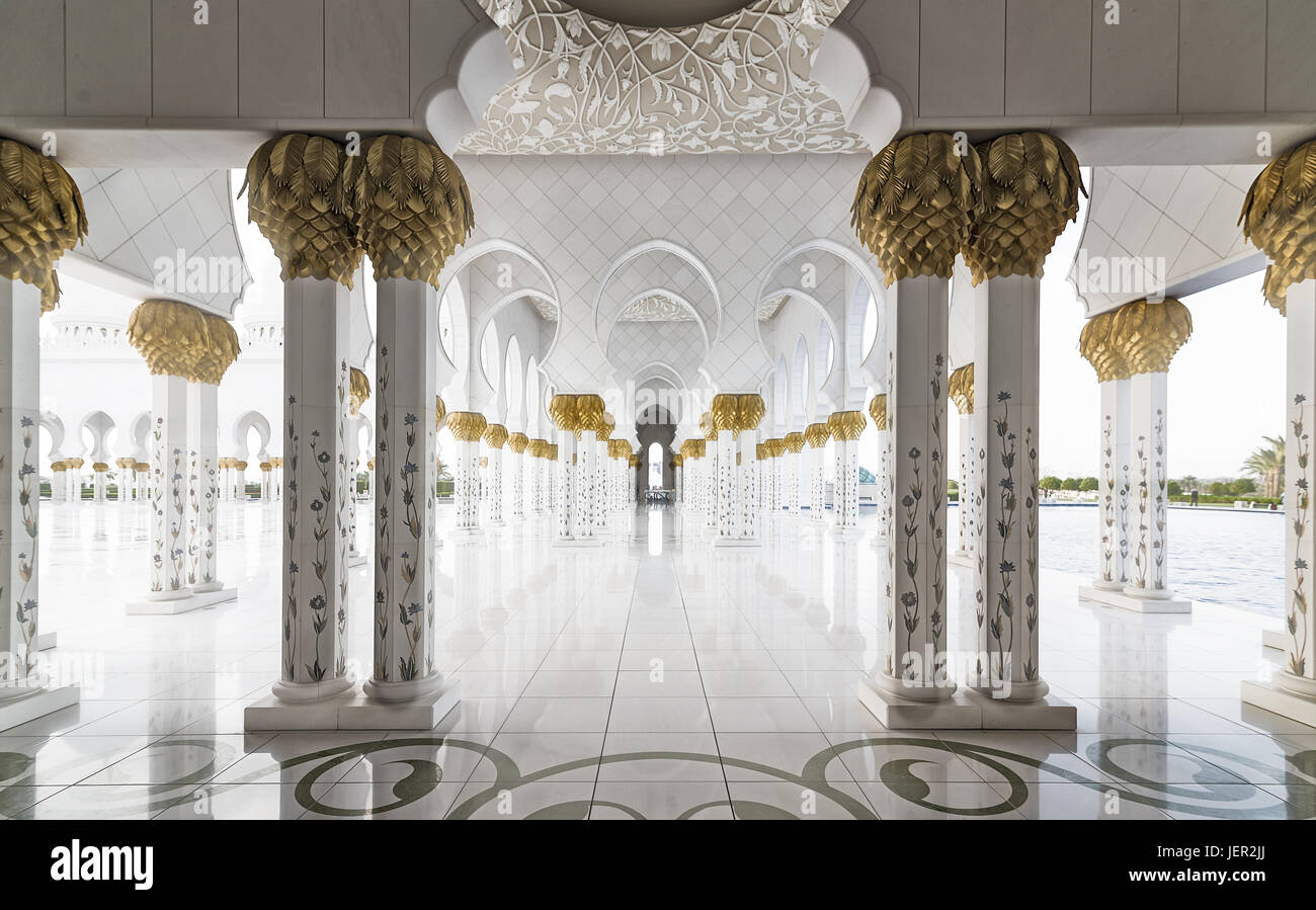 Sheikh Zayed Grand Mosque Stock Photo - Alamy