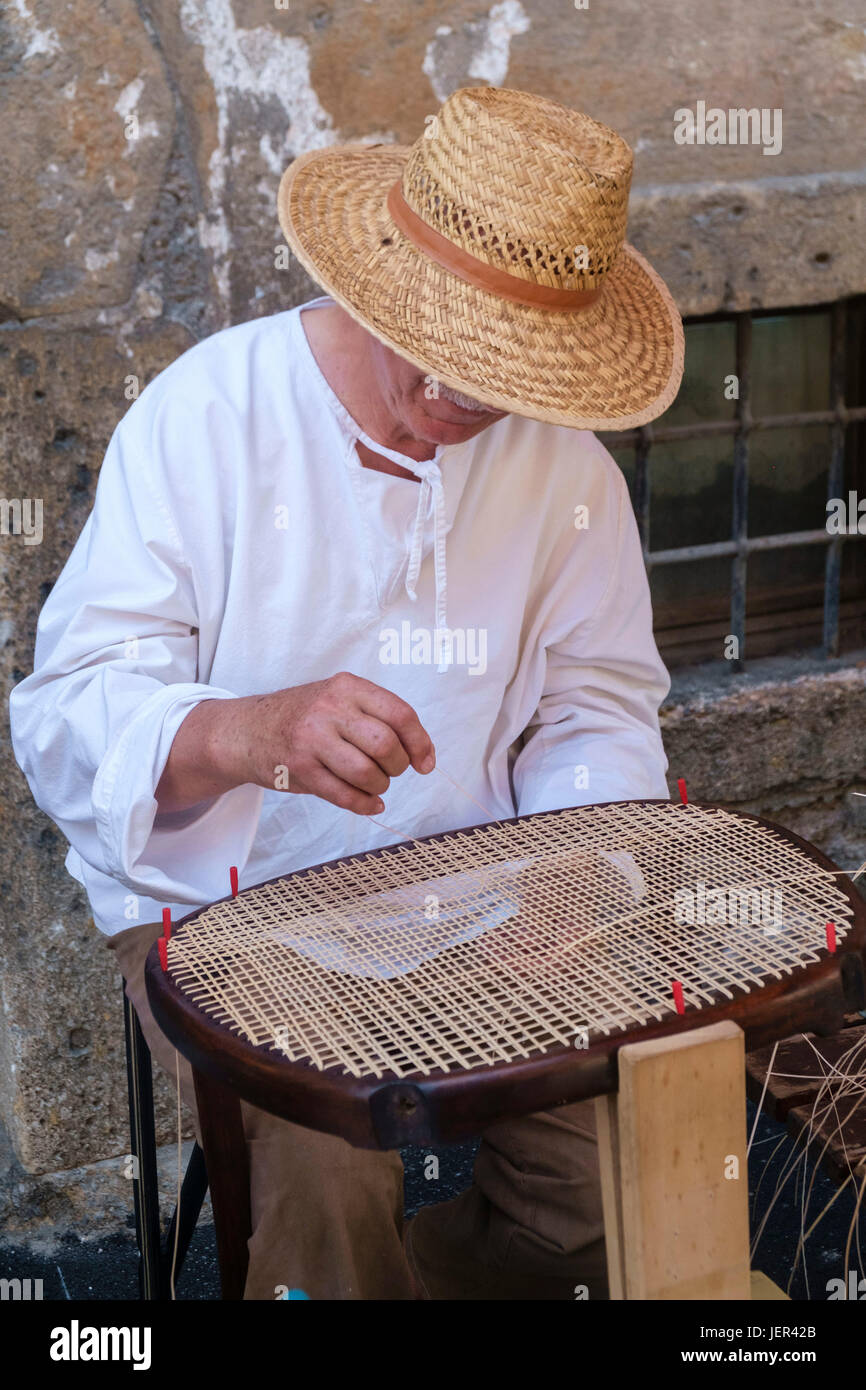 Traditional chair making hi-res stock photography and images - Alamy