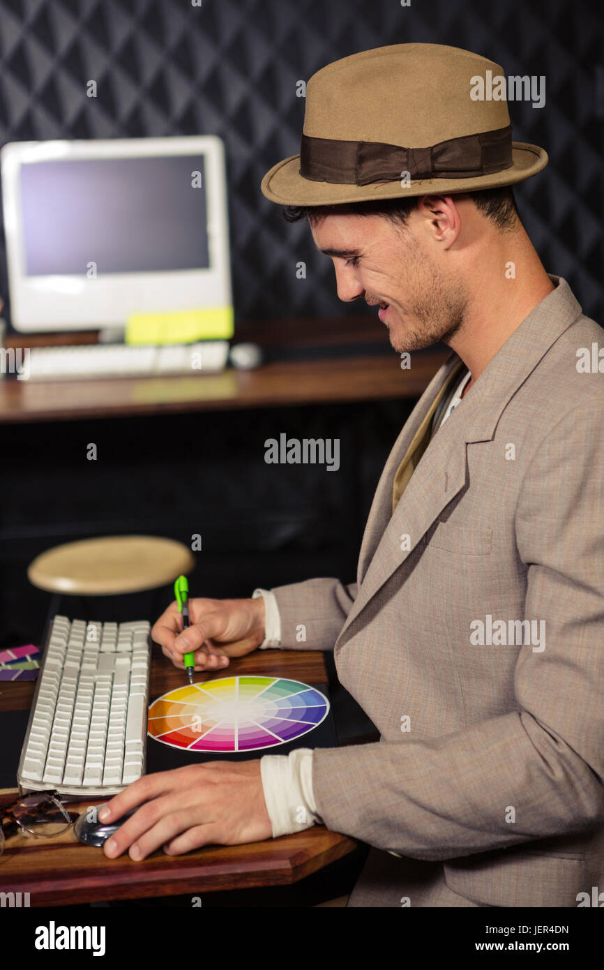 Designing chart computer hi-res stock photography and images - Alamy
