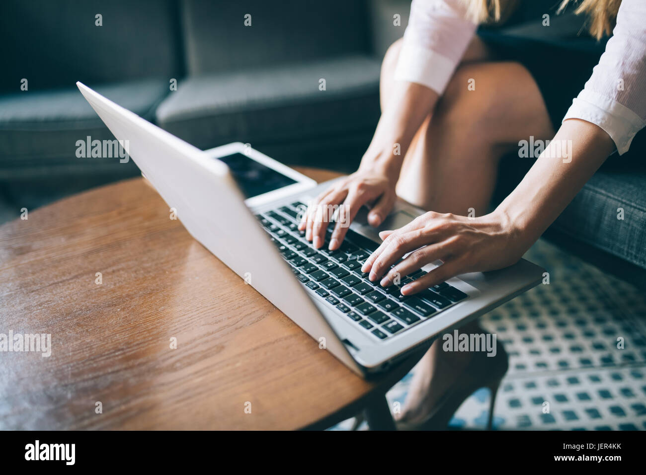 Hands typing hi-res stock photography and images - Alamy