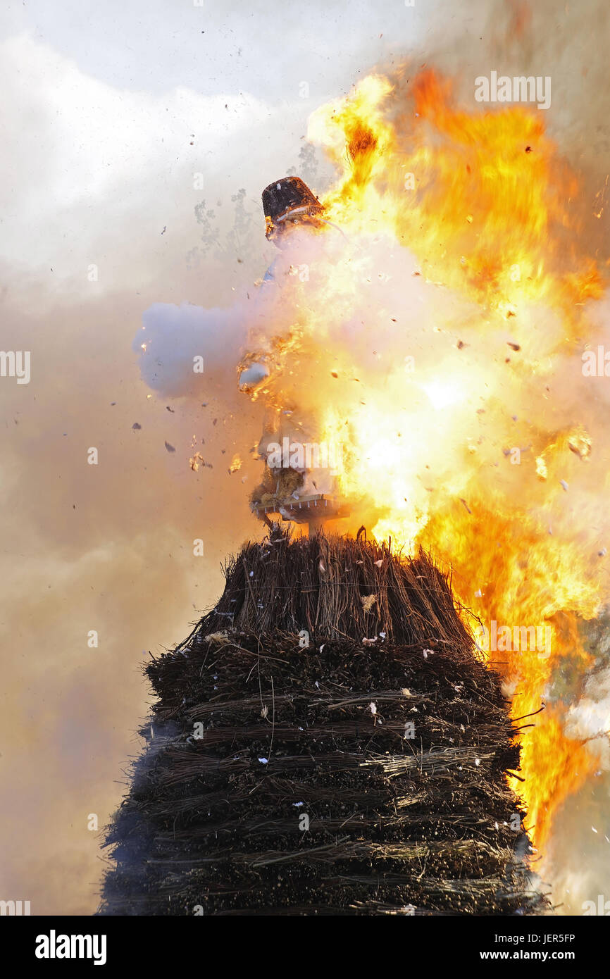 Sechsel?uten, an old traditional party in Zurich. The climax, the B??g ...