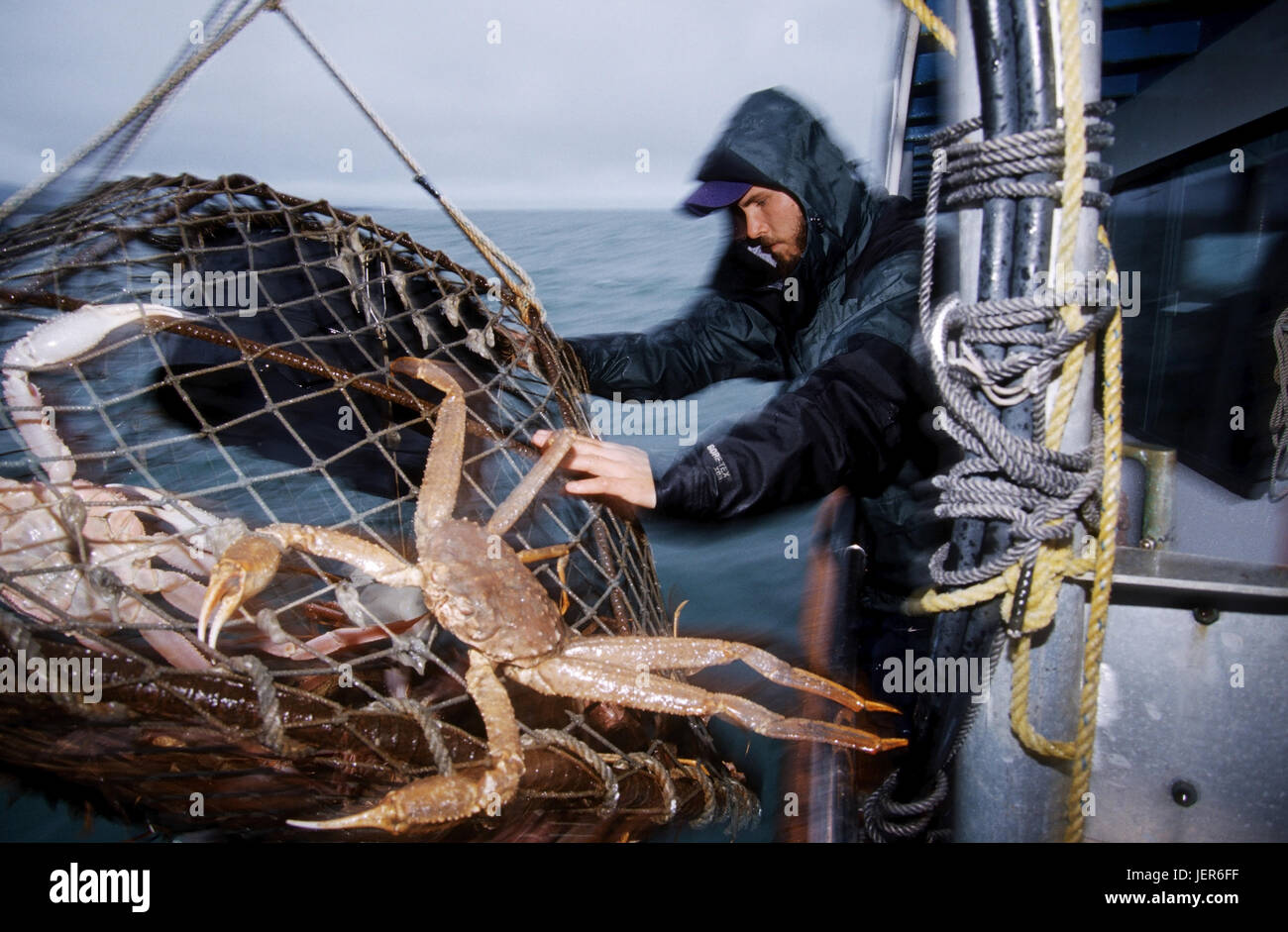 Bering sea crab fishing hi-res stock photography and images - Alamy