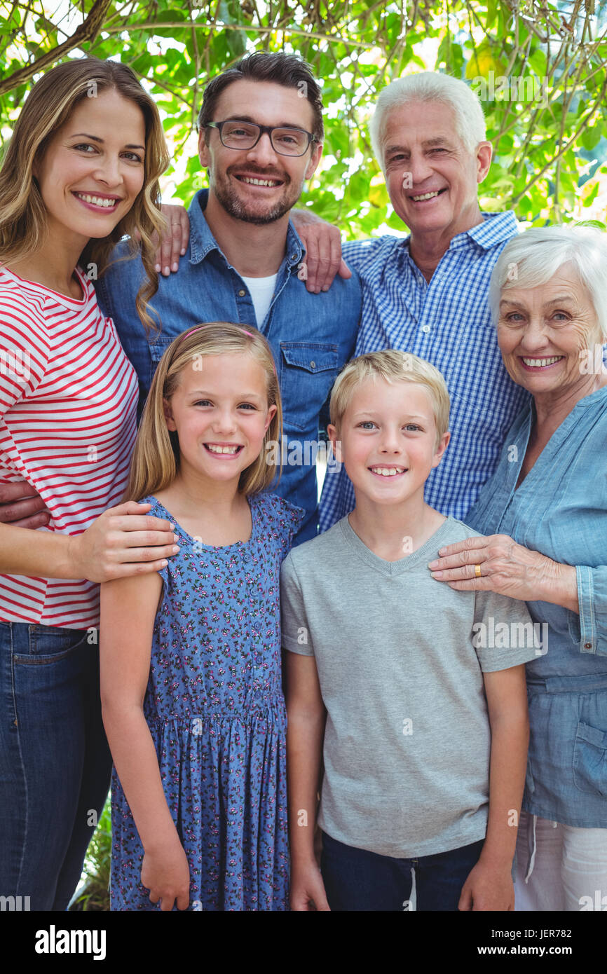 Smiling multi generation family hi-res stock photography and images - Alamy