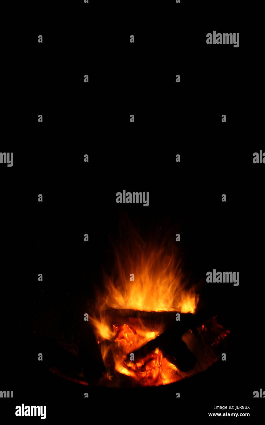 Fire burning night sparks fly hi-res stock photography and images - Alamy