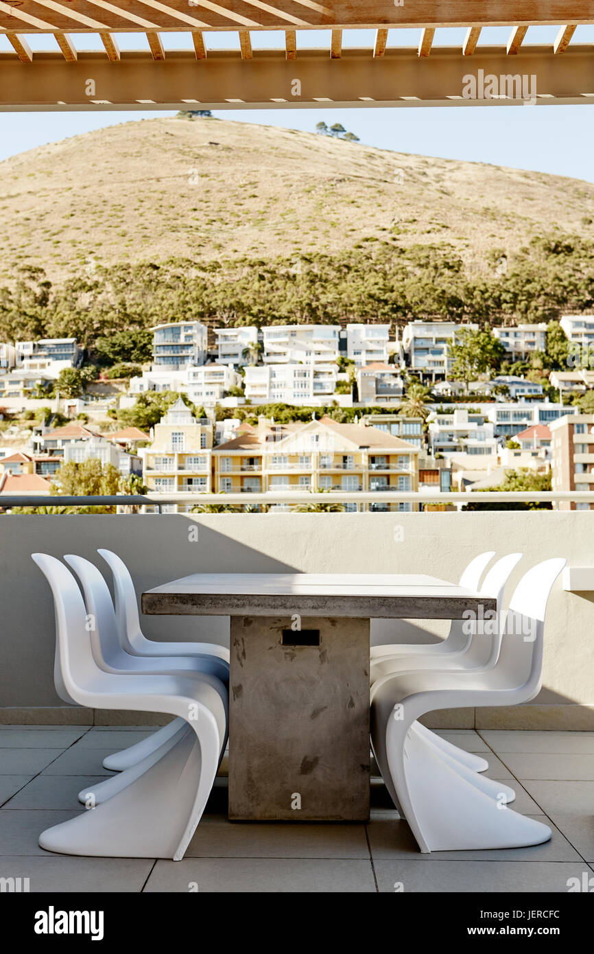 Table on terrace hi-res stock photography and images - Alamy