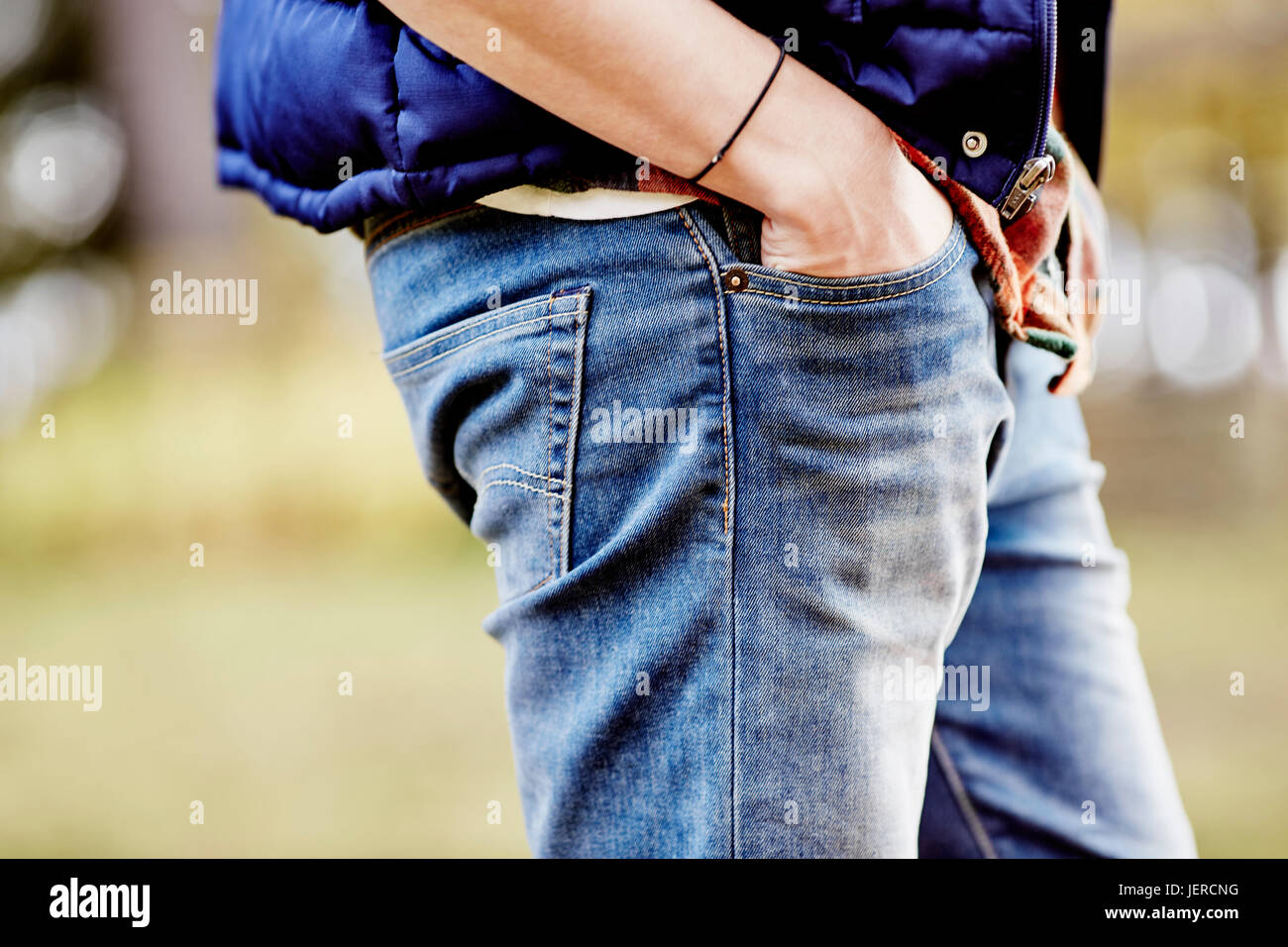 Man in jeans hi-res stock photography and images - Alamy