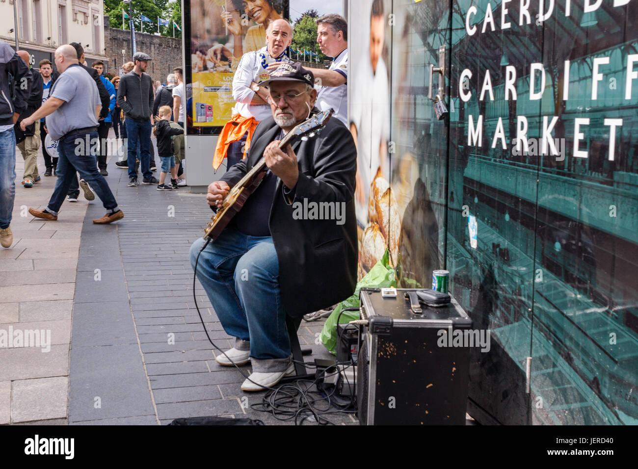 Welsh guitarist hi-res stock photography and images - Alamy