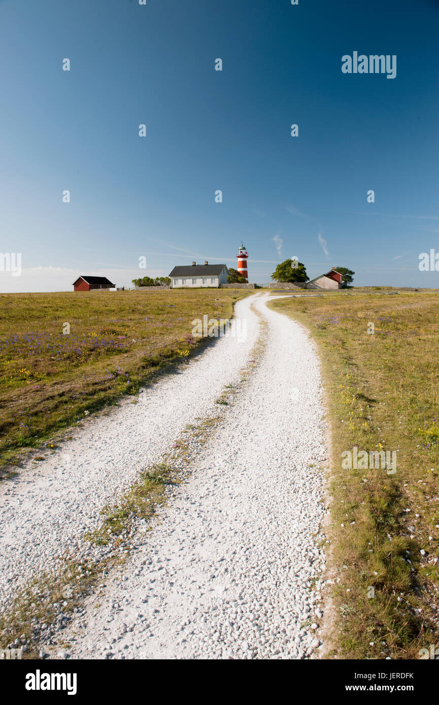 Dirt road leading lighthouse hi-res stock photography and images - Alamy