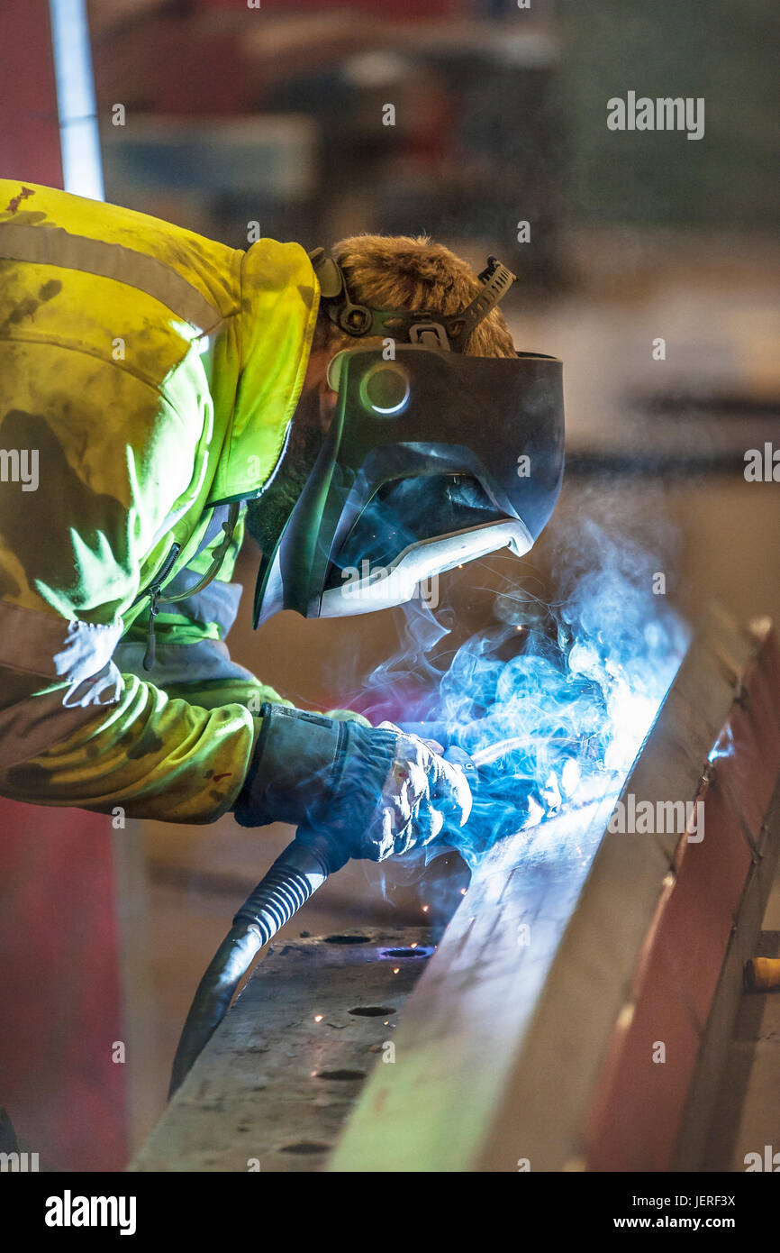 Person welding welding hi-res stock photography and images - Alamy