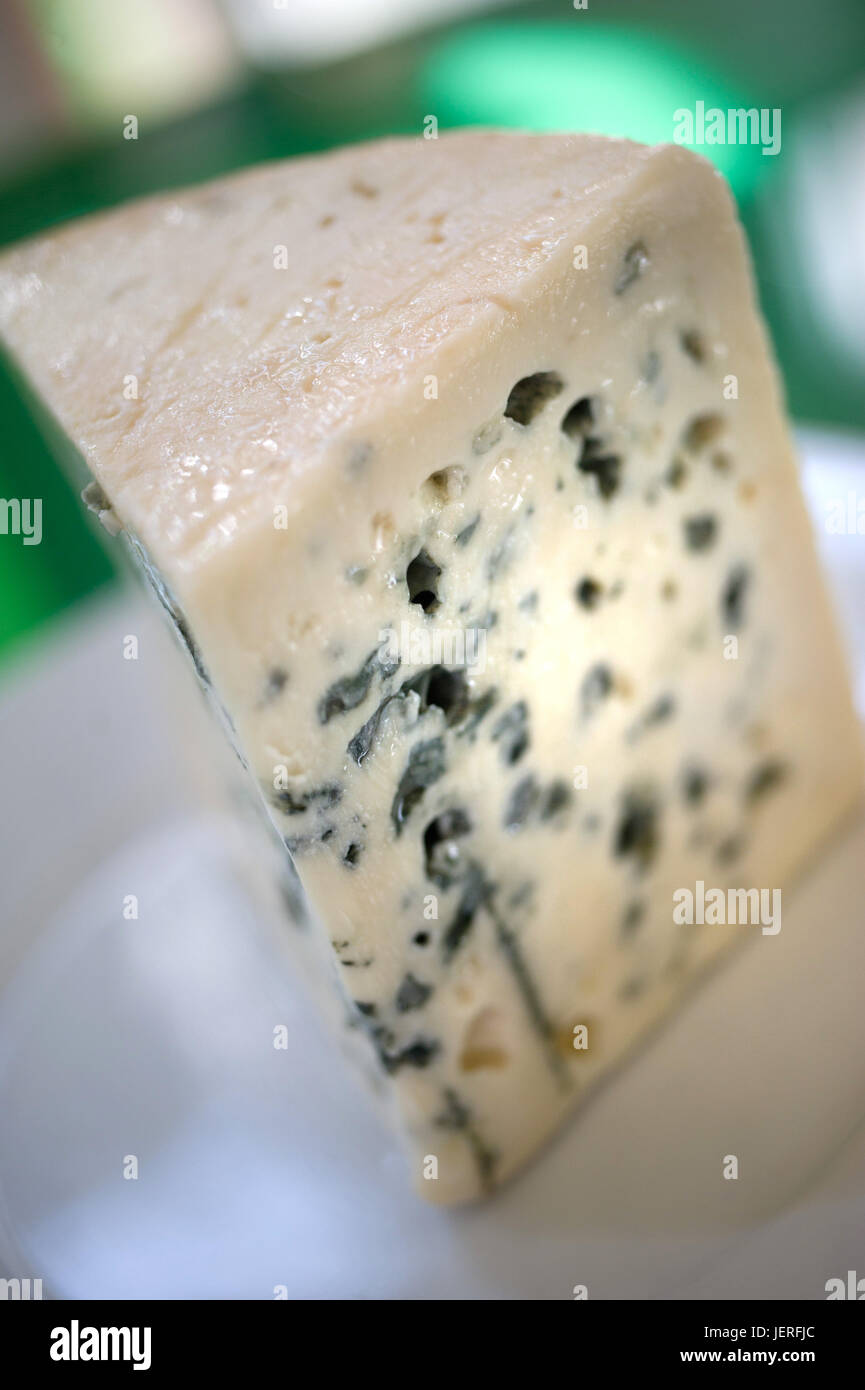 Auvergne cheese hi-res stock photography and images - Alamy