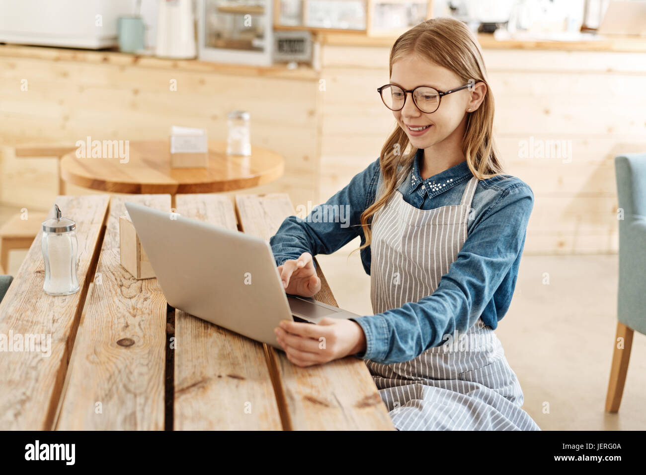Typing girl hi-res stock photography and images - Alamy