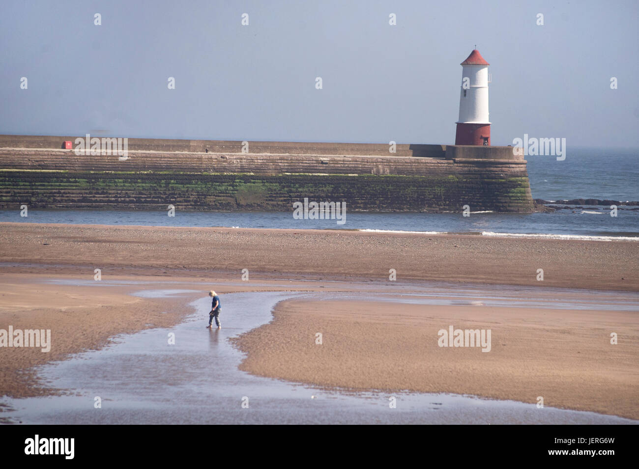 Berwick pier lighthouse hi-res stock photography and images - Alamy