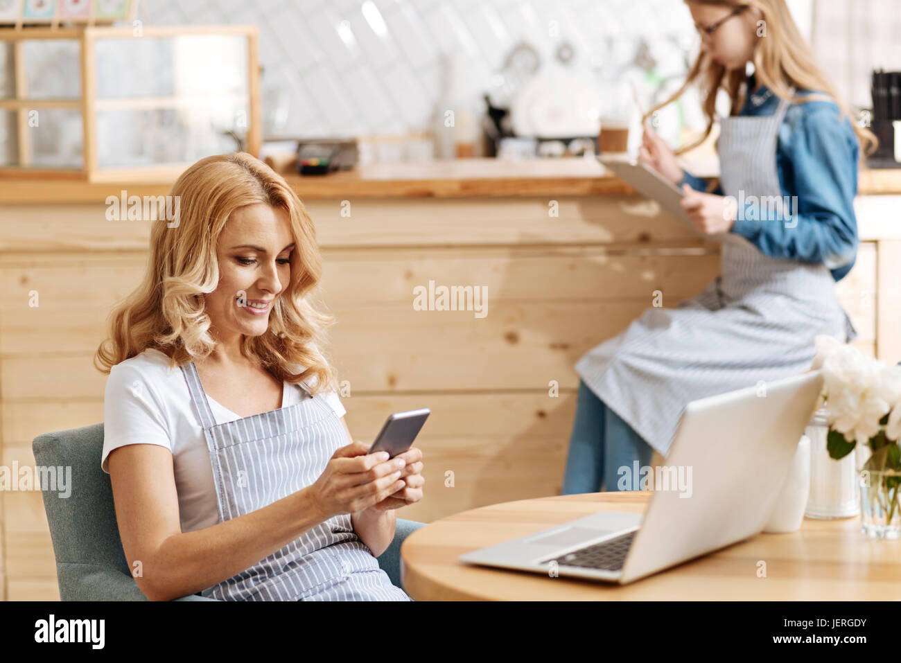 Text chat messages in hi-res stock photography and images - Alamy