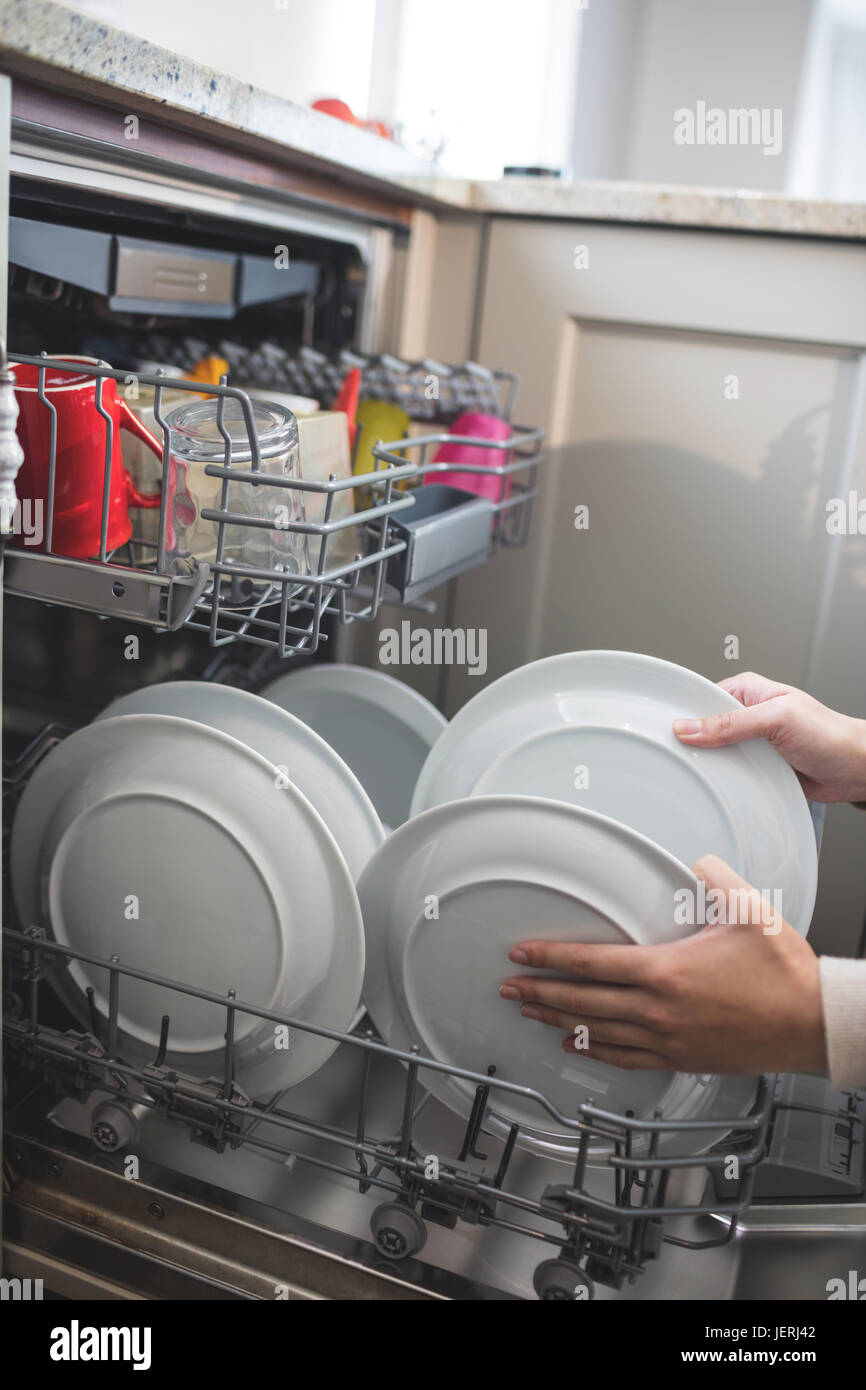 Dish washer female hi-res stock photography and images - Alamy