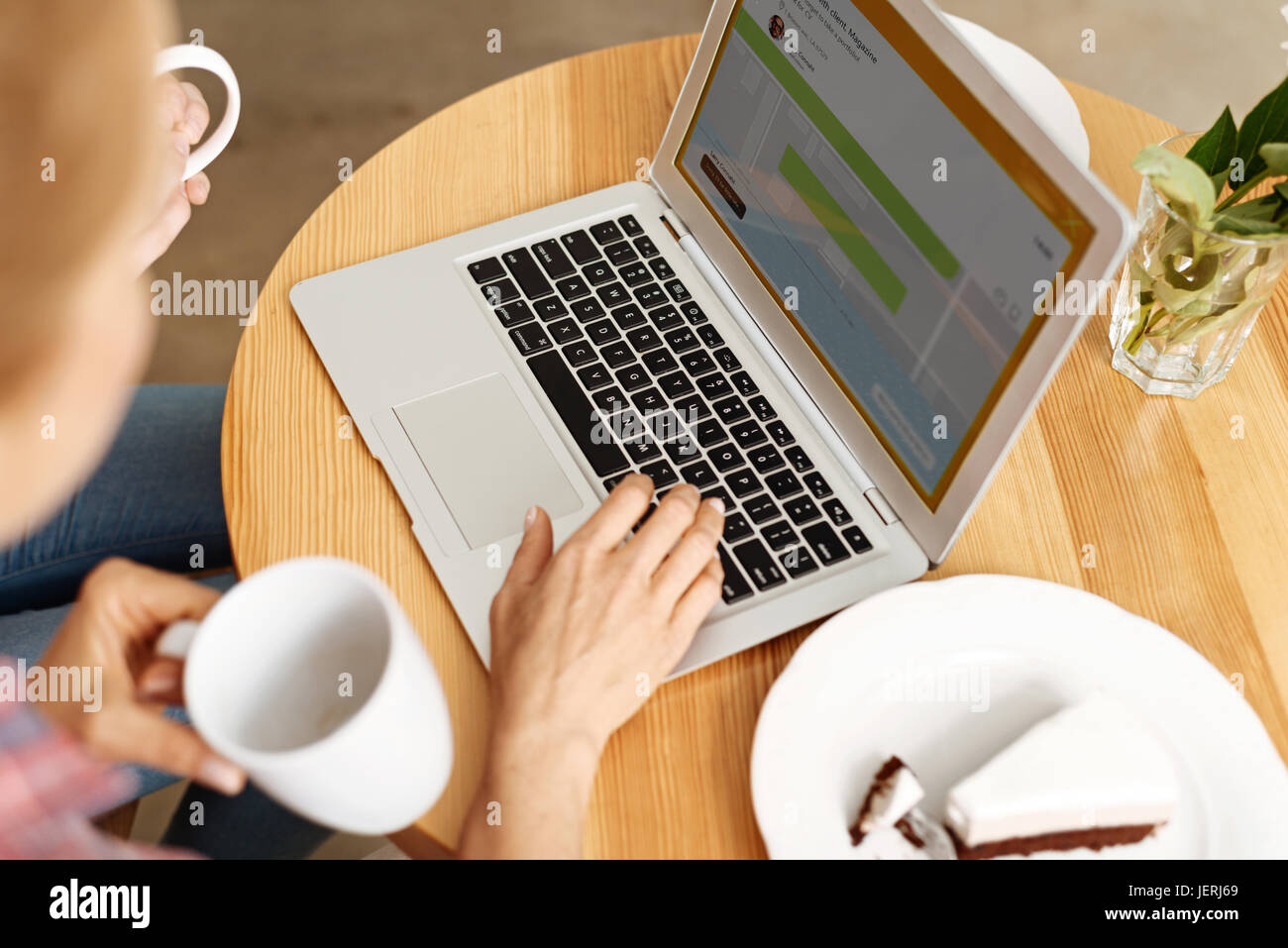 Female hand typing in the chat box of an application Stock Photo - Alamy