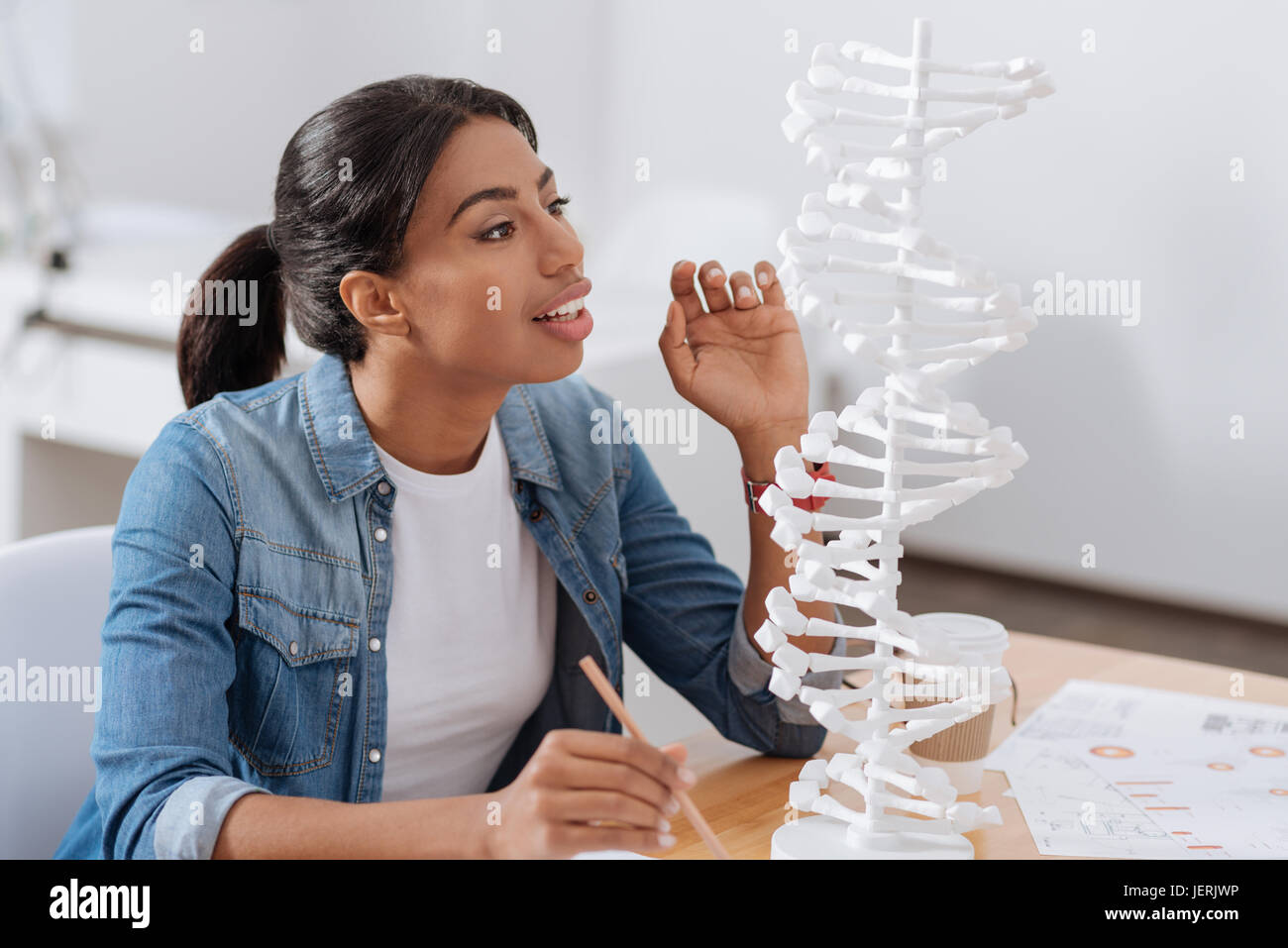 Dna model student hi-res stock photography and images - Alamy