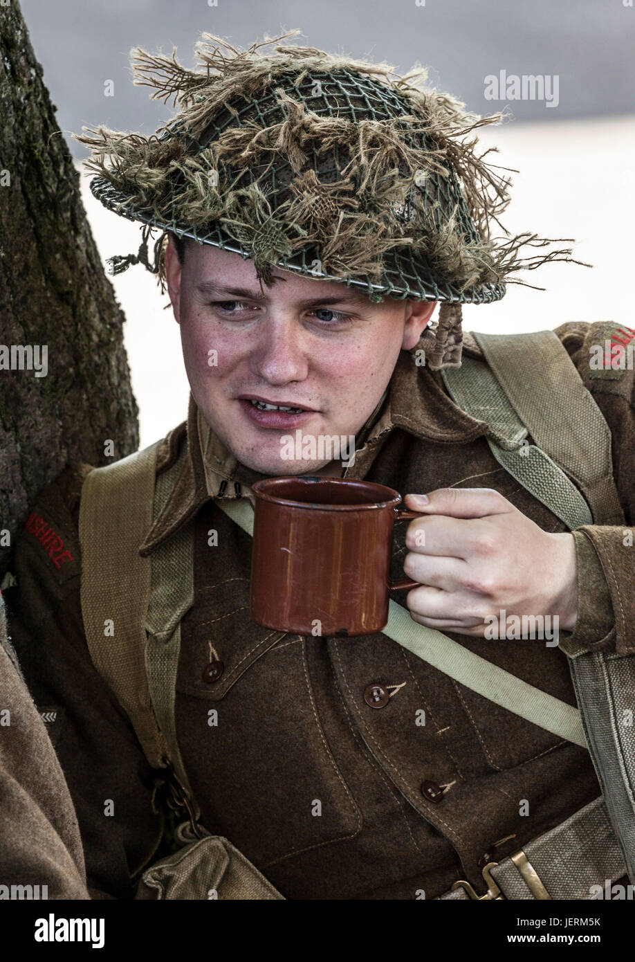 Ww2 british soldier uniform hi-res stock photography and images - Alamy