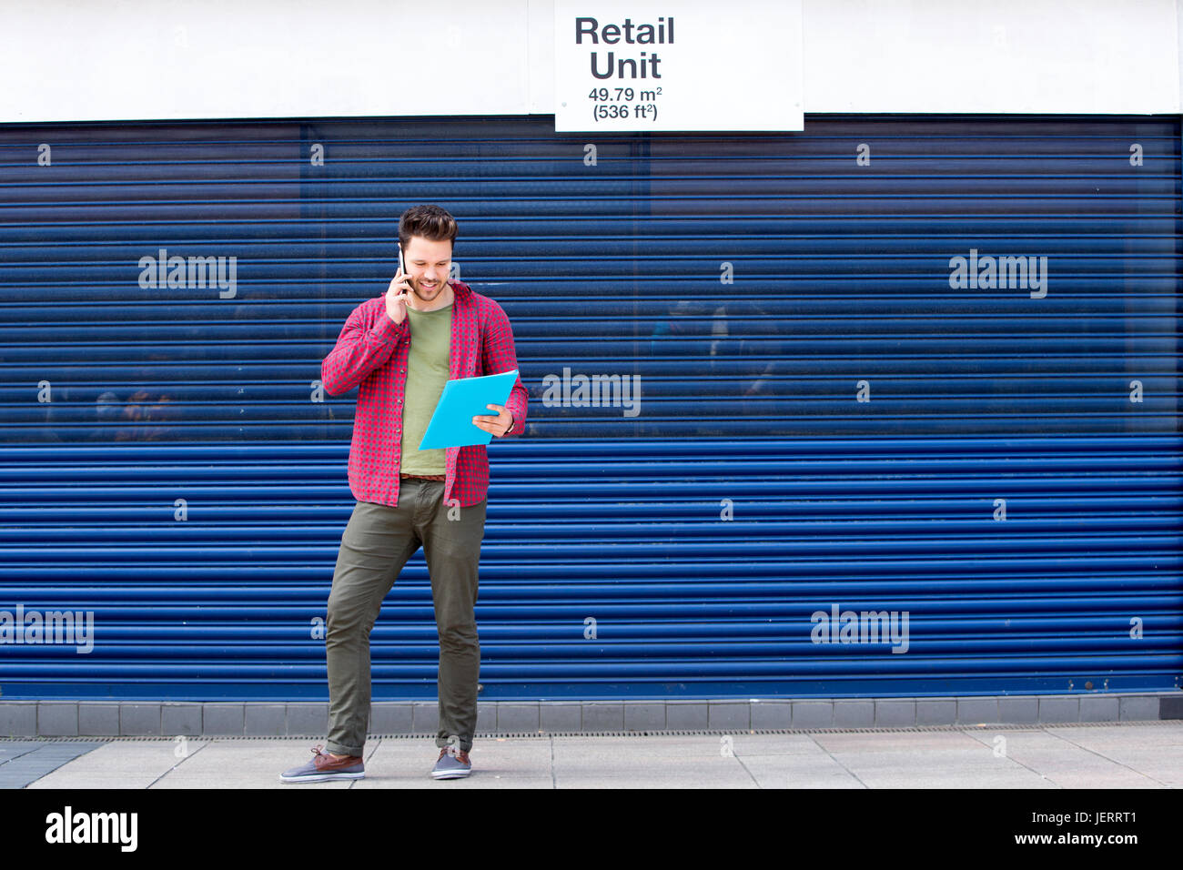 Closed retail unit hi-res stock photography and images - Alamy