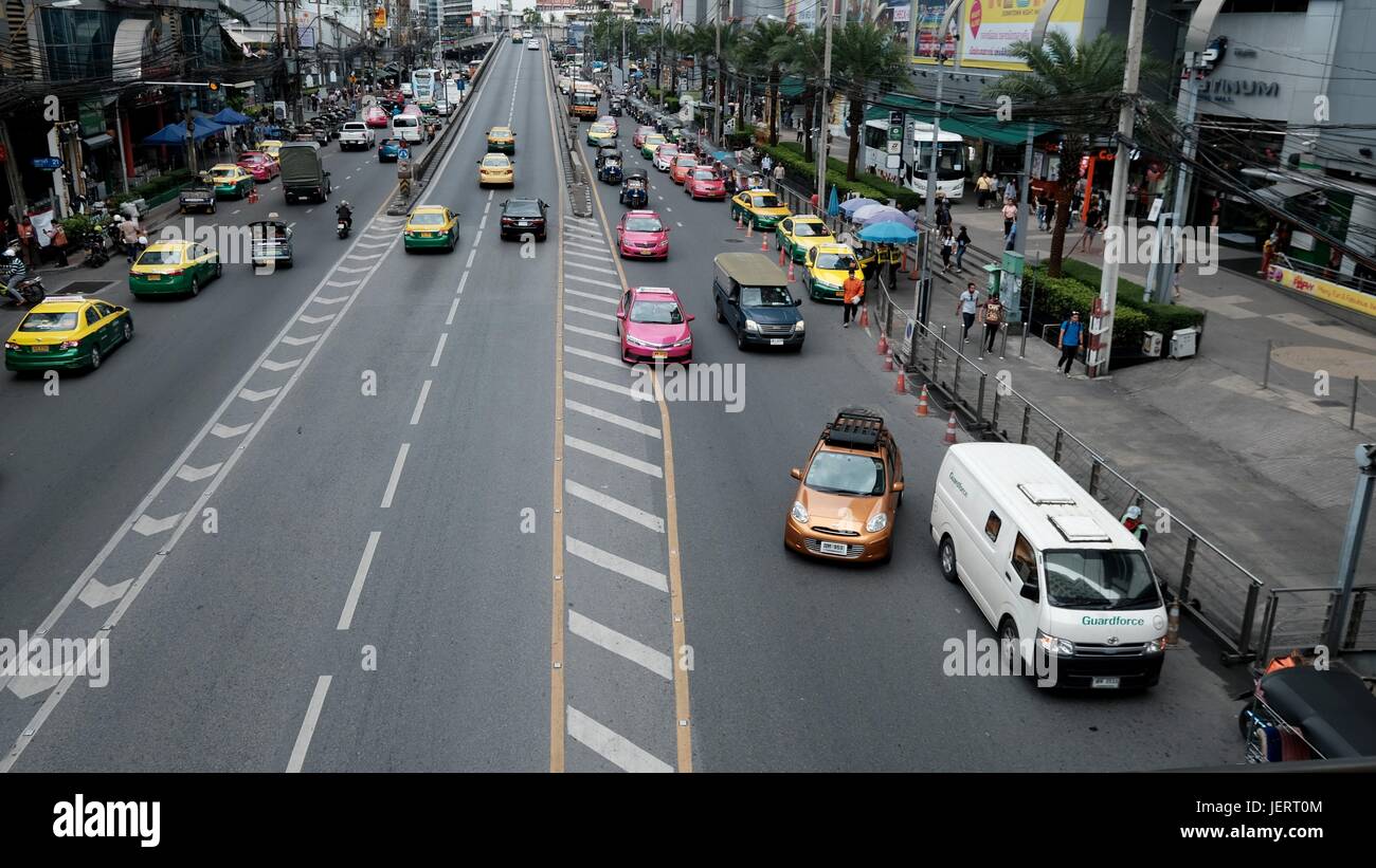 Daytime Exterior Phetchaburi Rd, Thanon Phetchaburi, Ratchathewi ...