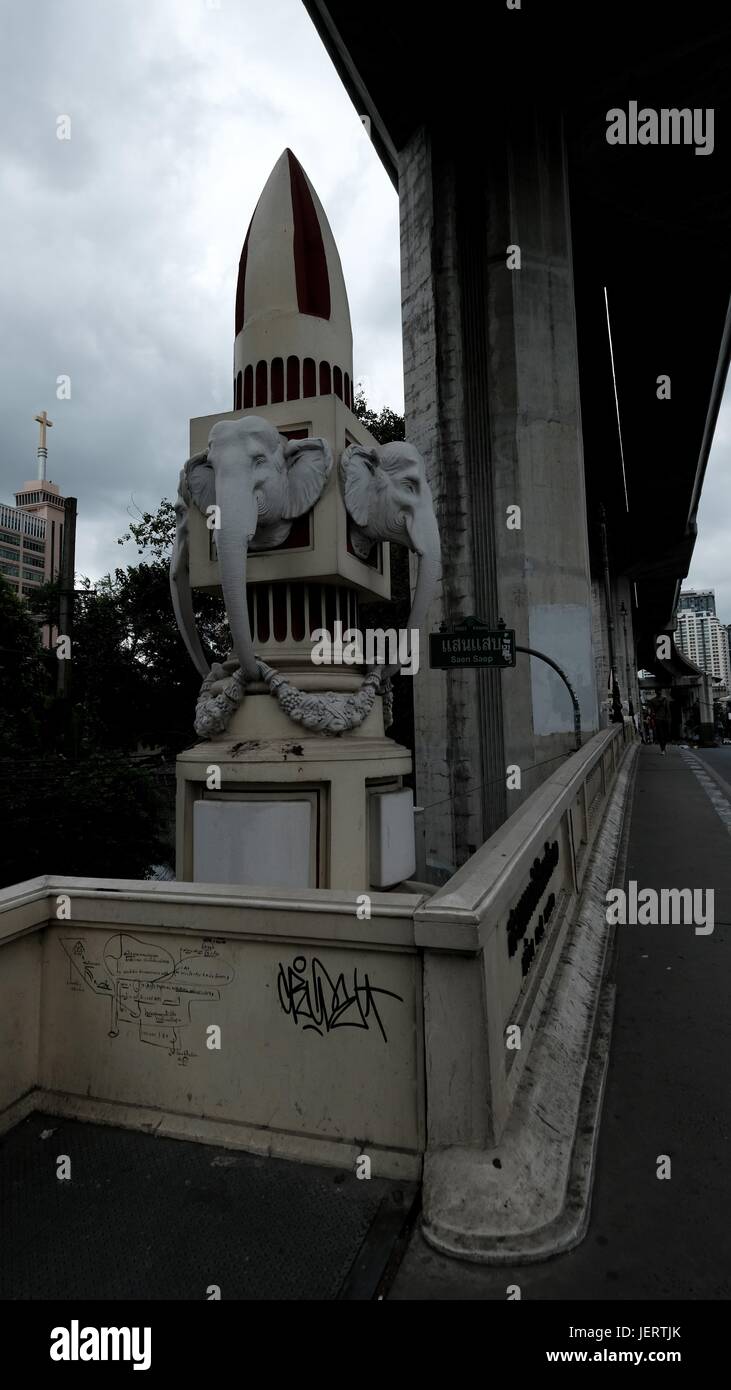 Elephant Bridge Hua Chang Bridge Chaleumla 56 Bridge Pathumwan Bangkok ...