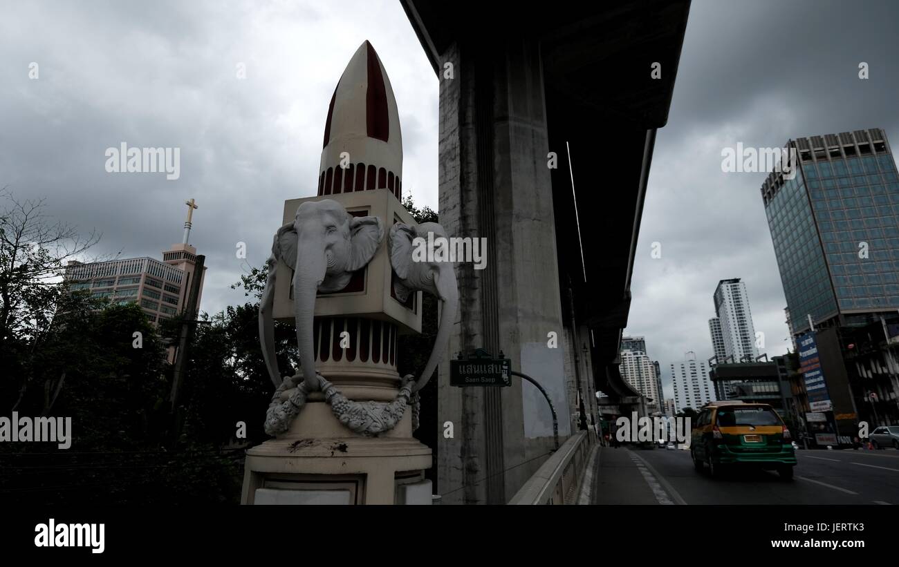 Elephant Bridge Hua Chang Bridge Chaleumla 56 Bridge Pathumwan Bangkok ...