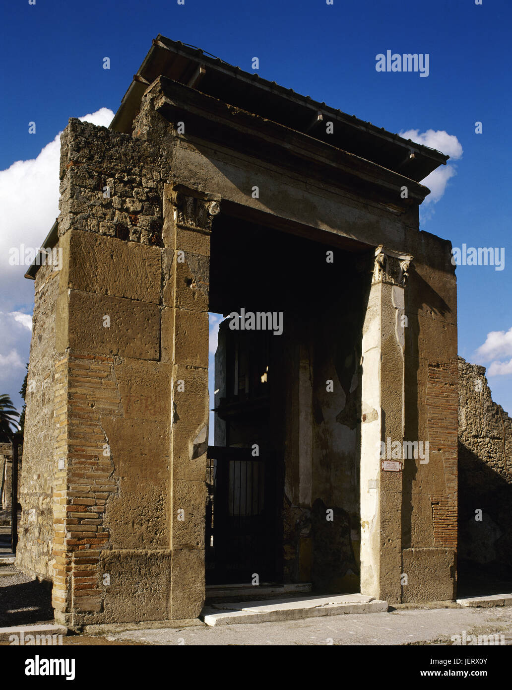 Pompeii. Ancient roman city. Vestibulum of the House of the Faun ...