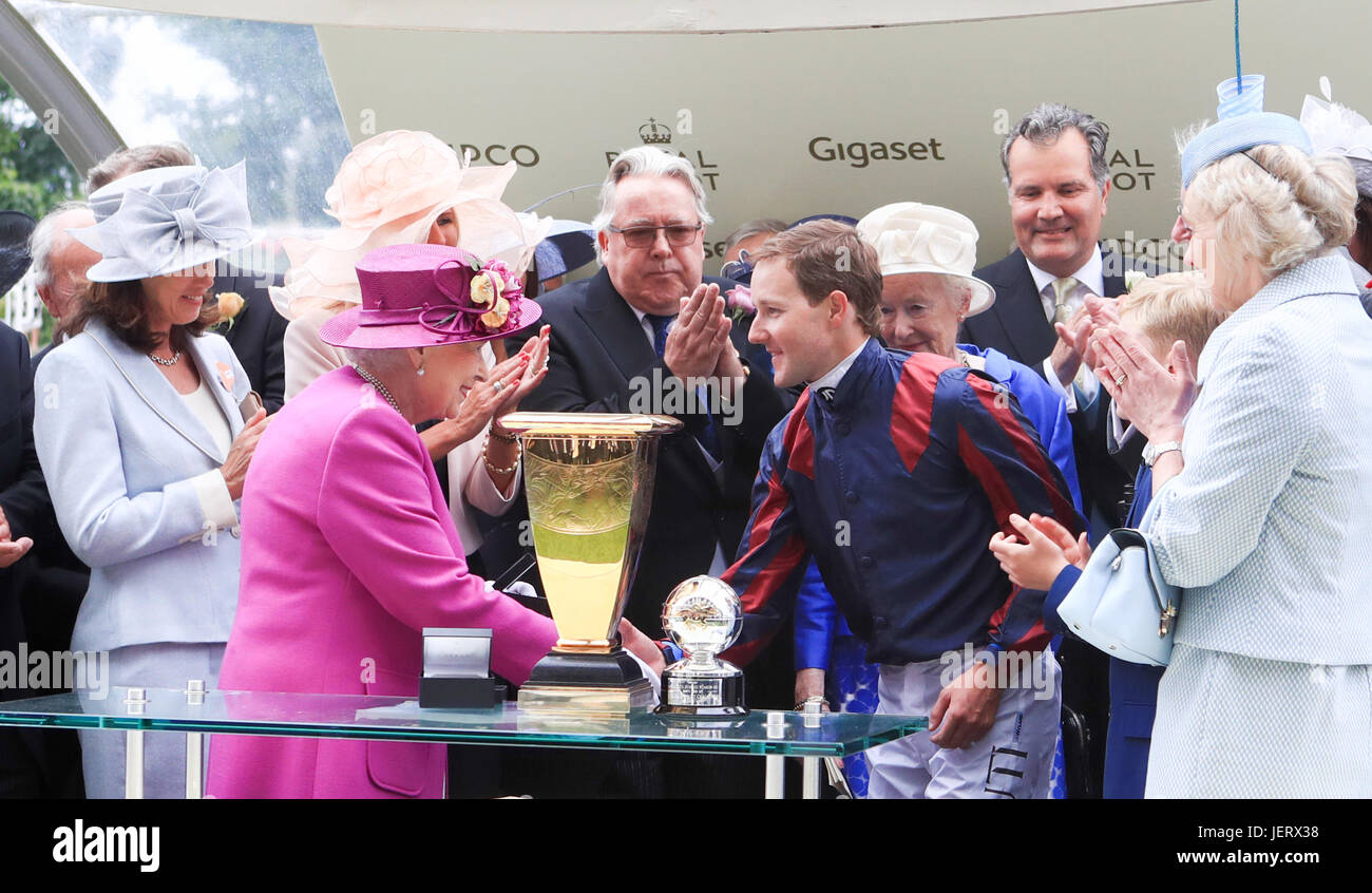 Queen Elizabeth II presents the trophy for the Diamond Jubilee Stakes ...