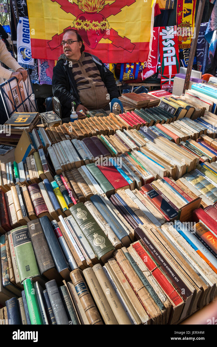Book stall books secondhand hi-res stock photography and images - Alamy