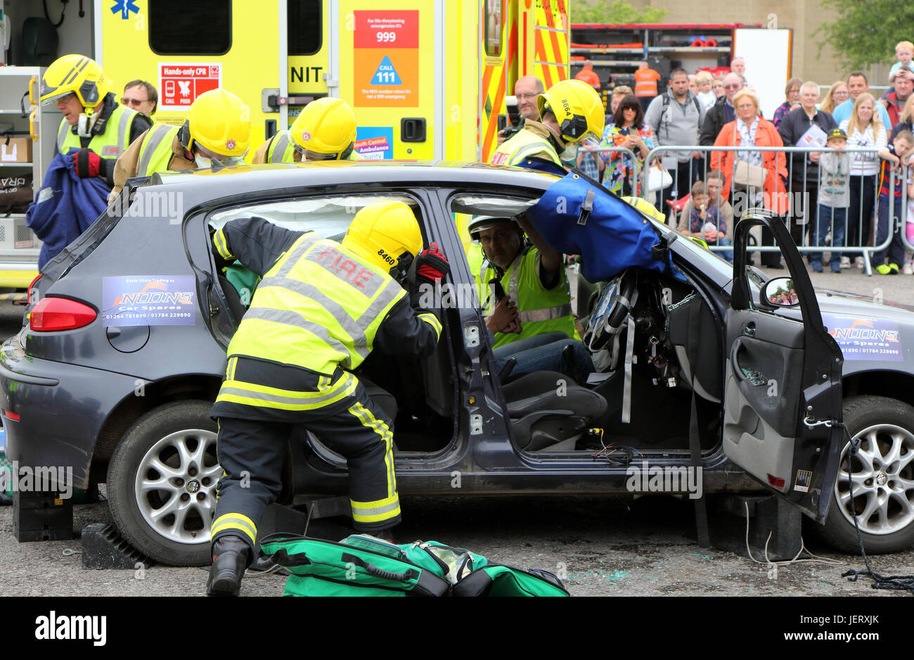 Auto extrication hi-res stock photography and images - Alamy