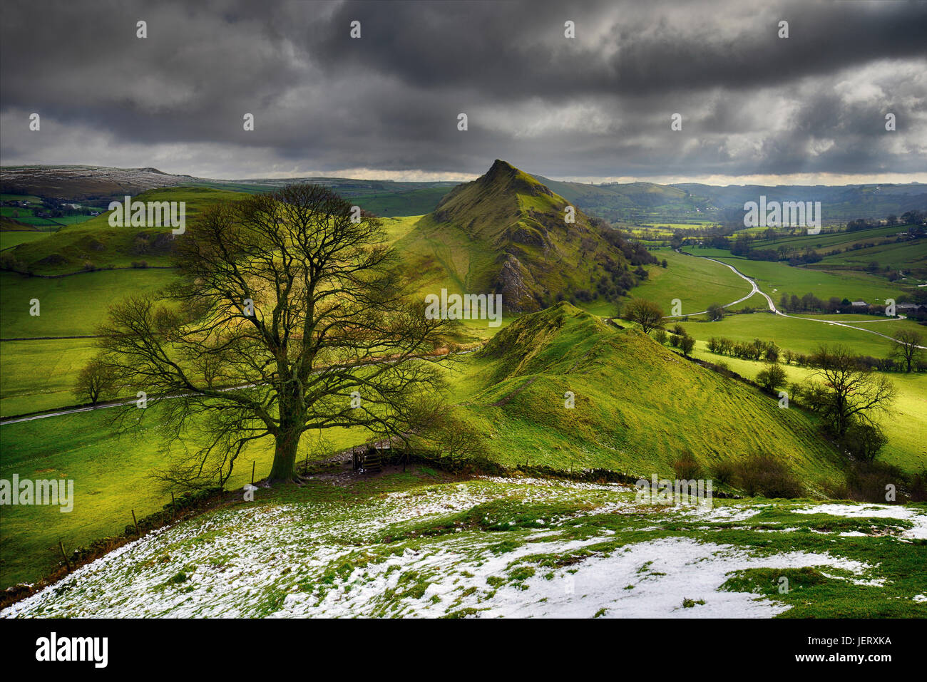 Parkhouse and chrome hill derbyshire hi-res stock photography and ...