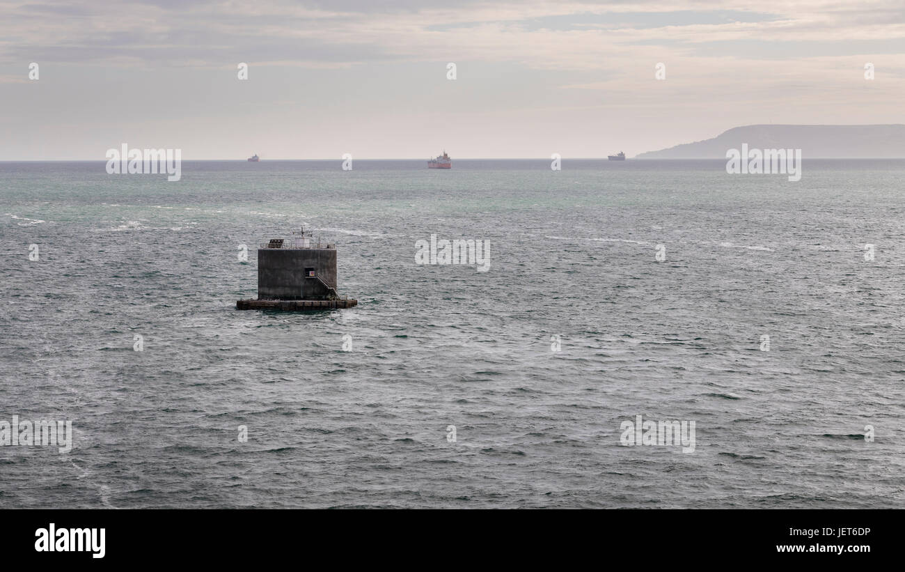 Nab tower solent hi-res stock photography and images - Alamy