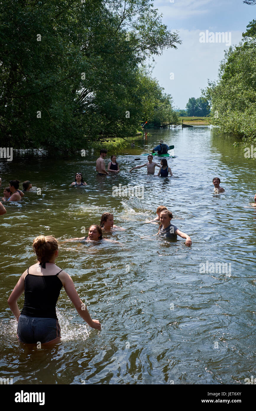 Thames swimming pool hi-res stock photography and images - Alamy