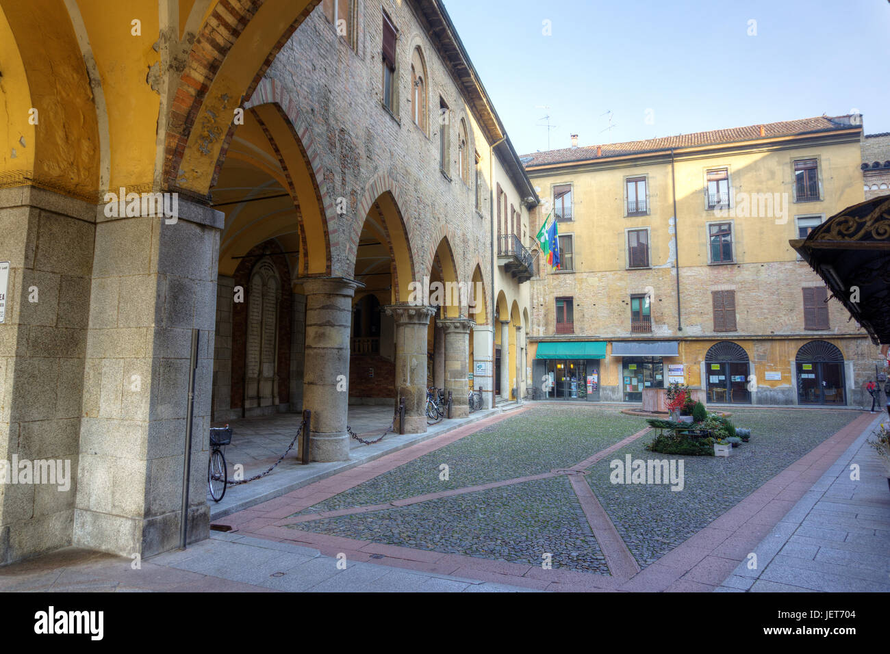 Lodi square hi-res stock photography and images - Alamy