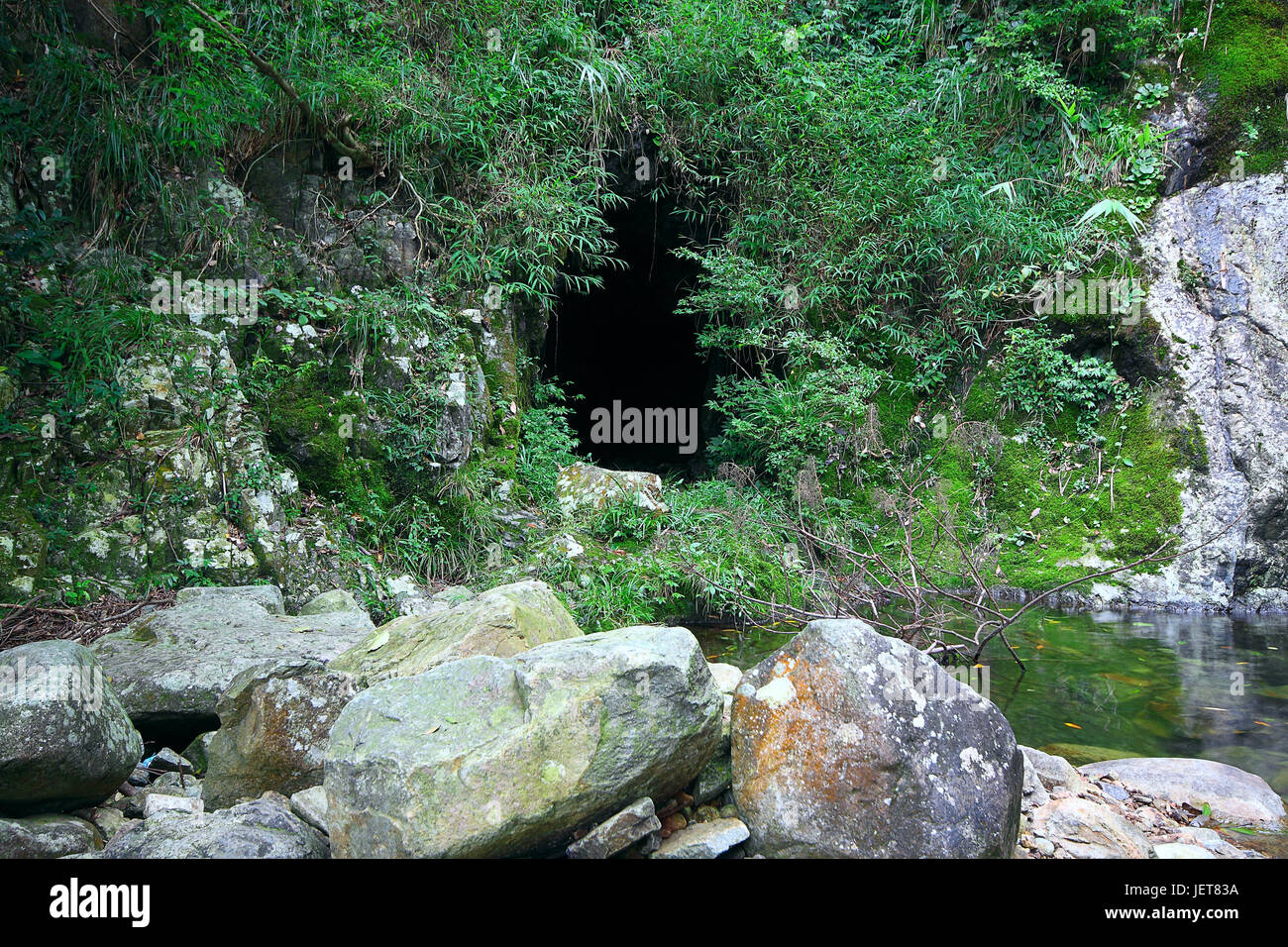 Large cave hillside hi-res stock photography and images - Alamy
