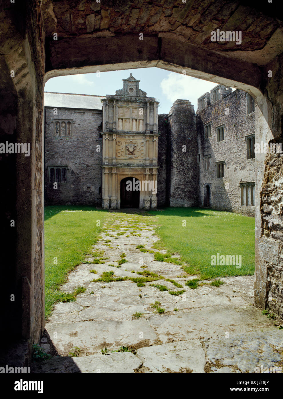 Stone three storey gatehouse hi-res stock photography and images - Alamy