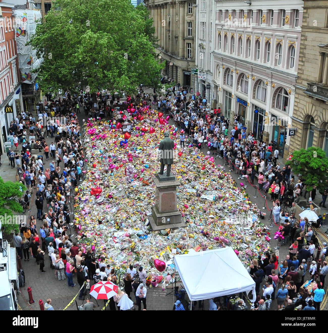 Crowds gathered in Manchester,St Ann square. the public have been ...