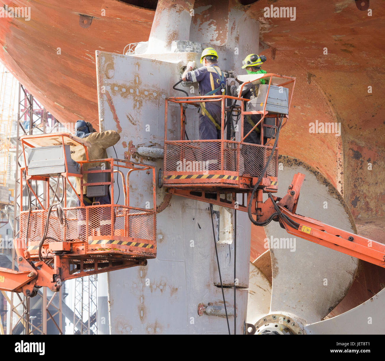 Ship propeller dry dock hi-res stock photography and images - Alamy