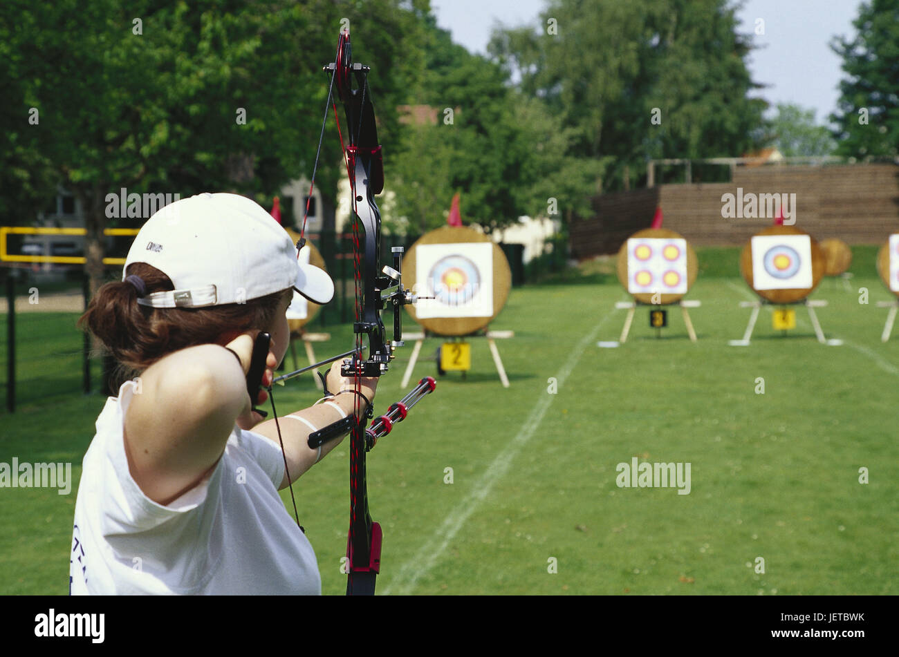 Woman shooting targets hi-res stock photography and images - Alamy