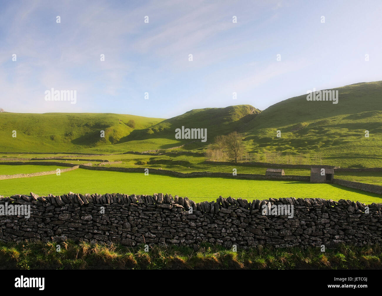 Landscape of the fields farms in the Peek District in England Stock ...