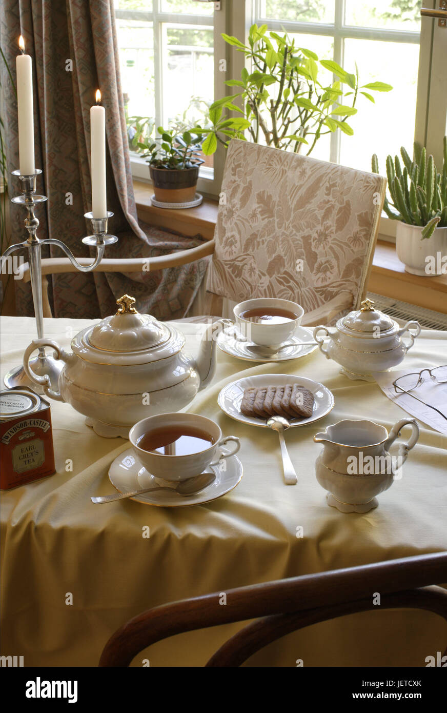 Coffee table, covered, porcelain, elegantly, table, table caps, white ...