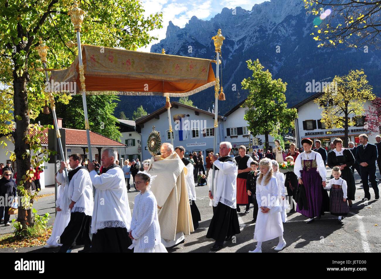 Germany, Bavaria, Mittenwald, Thanksgiving Day procession, believers ...