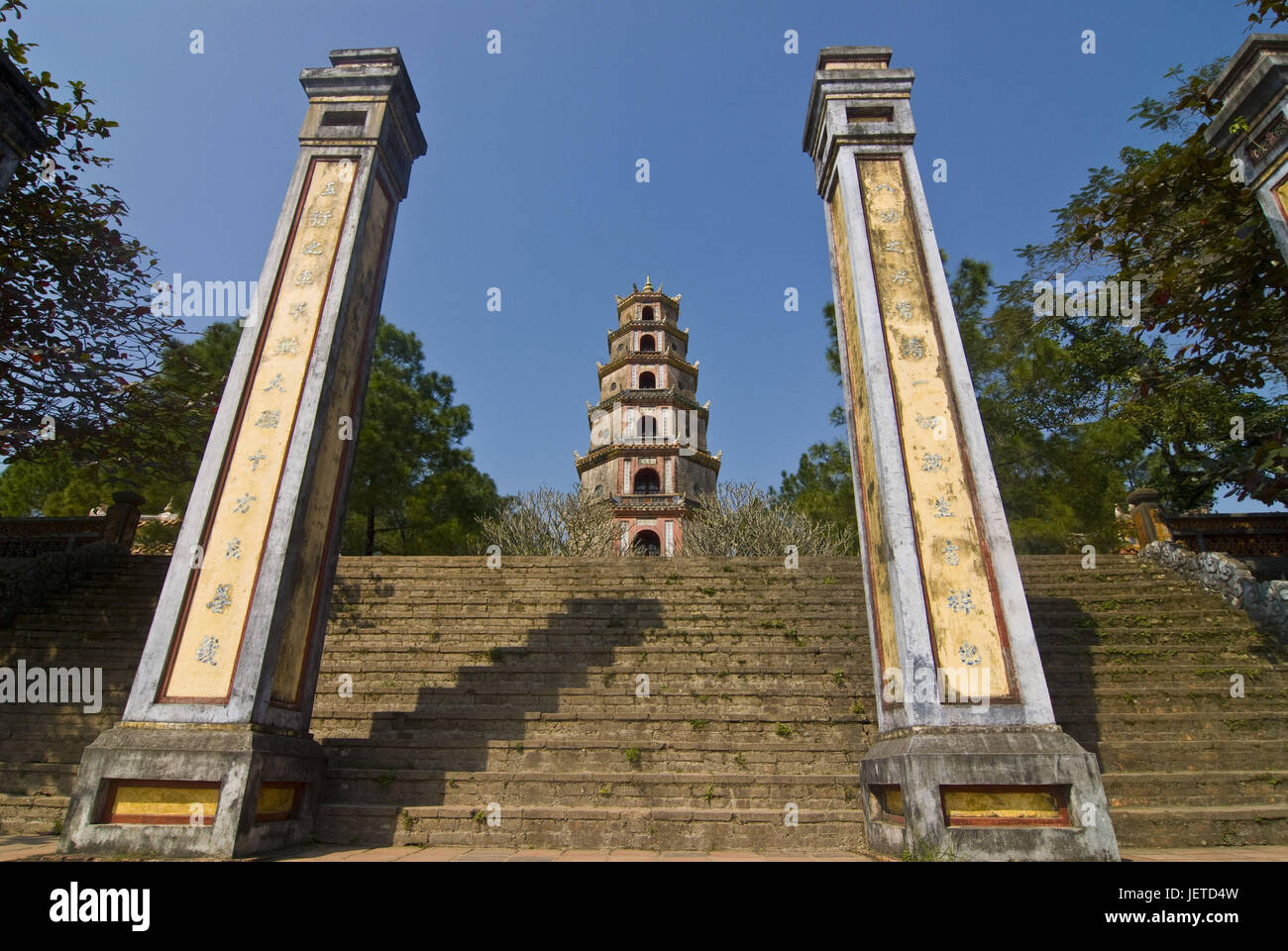 Thien Mu Pagode, Gee up, Vietnam Stock Photo - Alamy